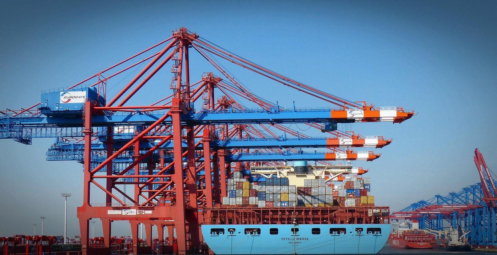 Importance et enjeux de la manutention portuaire maritime
